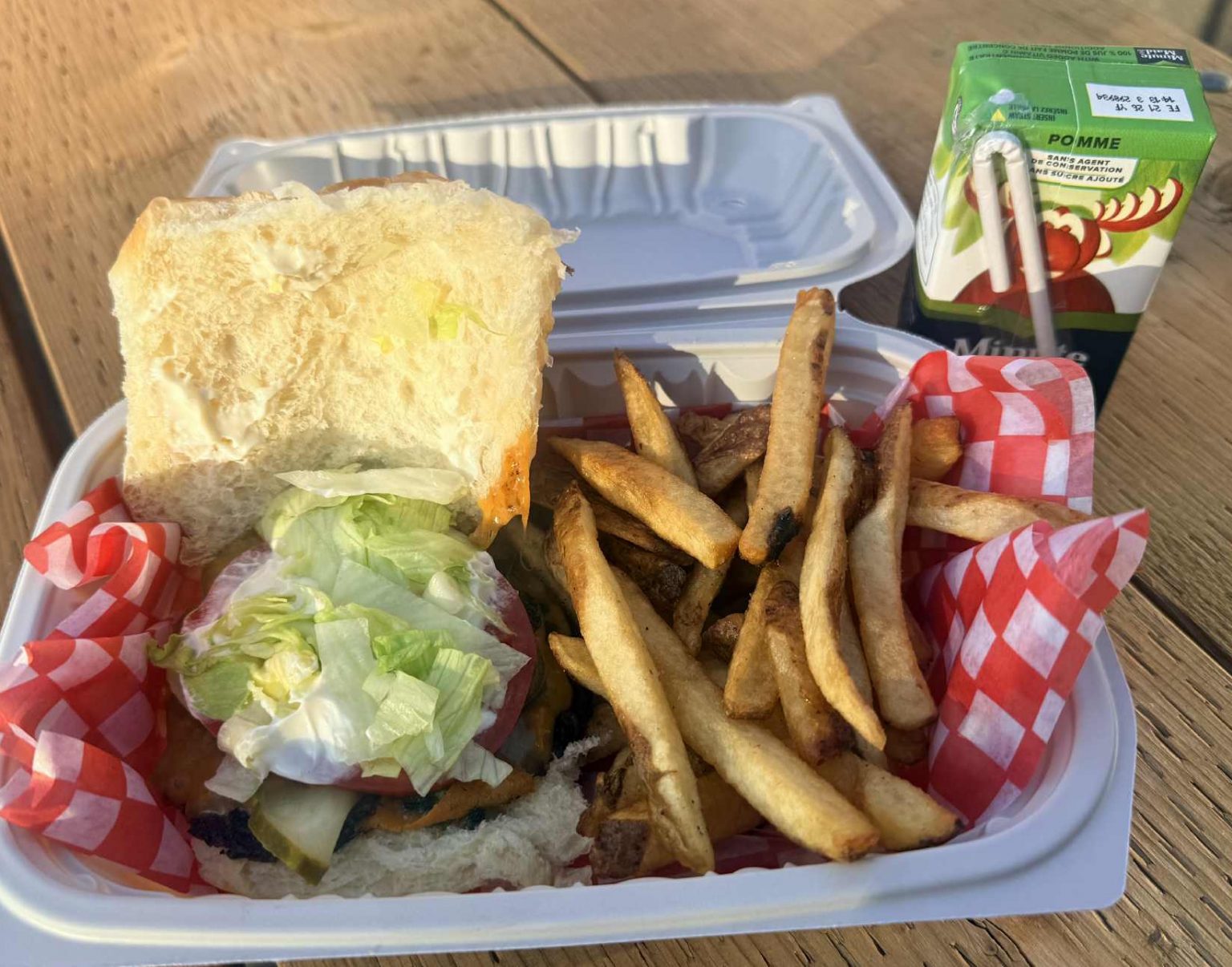 Kids Hamburger Meal - TopBites